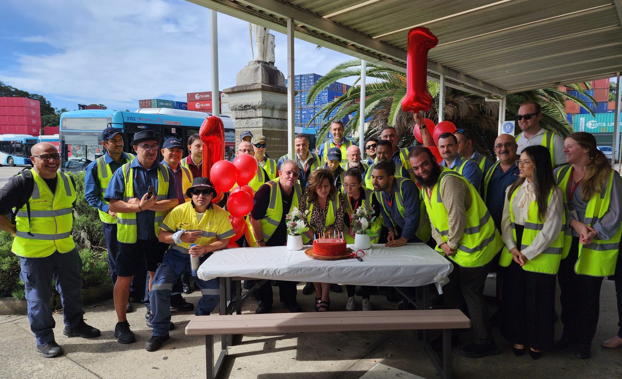Transdev John Holland Buses marks 1st anniversary - Transdev Australasia